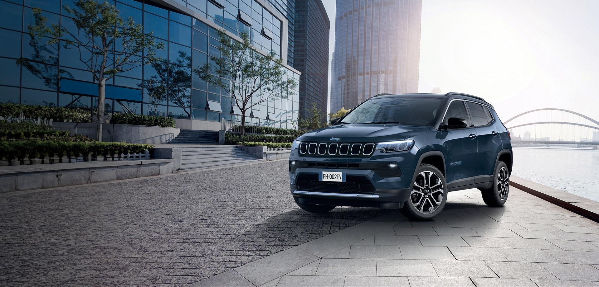Jeep® Compass 4xe: SUV 4x4 con tecnologia Plug-in | Jeep®
